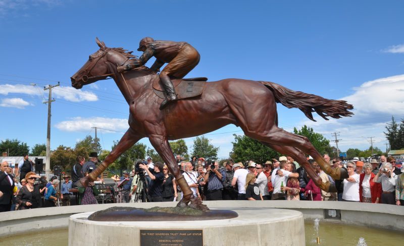 Matamata Racehorse Statue - Thoroughbred Cafe - RaceCafe NZ's Premier ...